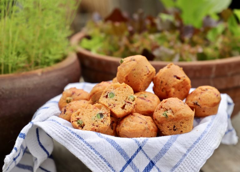 Pea and Red Orach Muffins – REKHA'S GARDEN AND KITCHEN